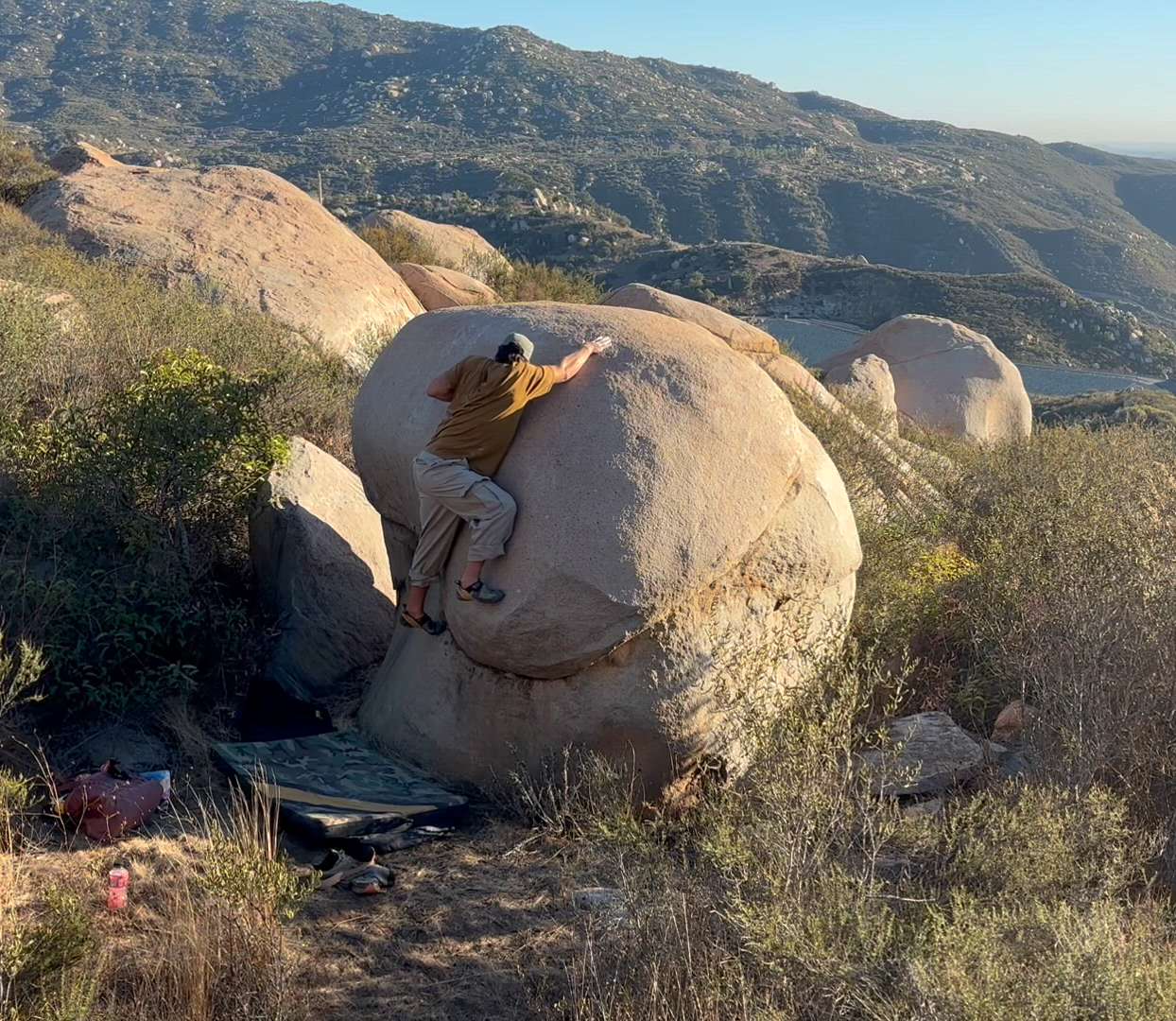 Waifu v3 - South Slope, Lake Ramona Bouldering - Watch Beta Videos