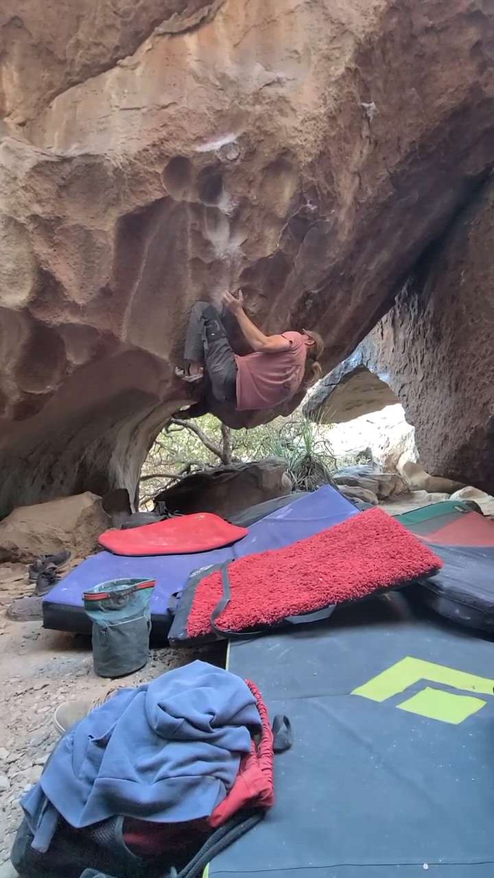 The Dark Web v11 - East Mountain, Hueco Tanks Bouldering - Watch Beta Videos