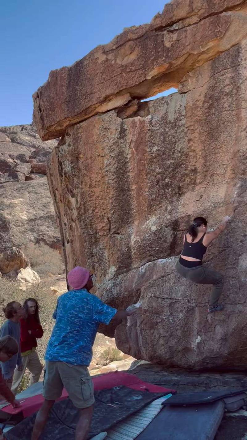 Air to the Throne v3 - Hueco Tanks Bouldering - Watch Beta Videos