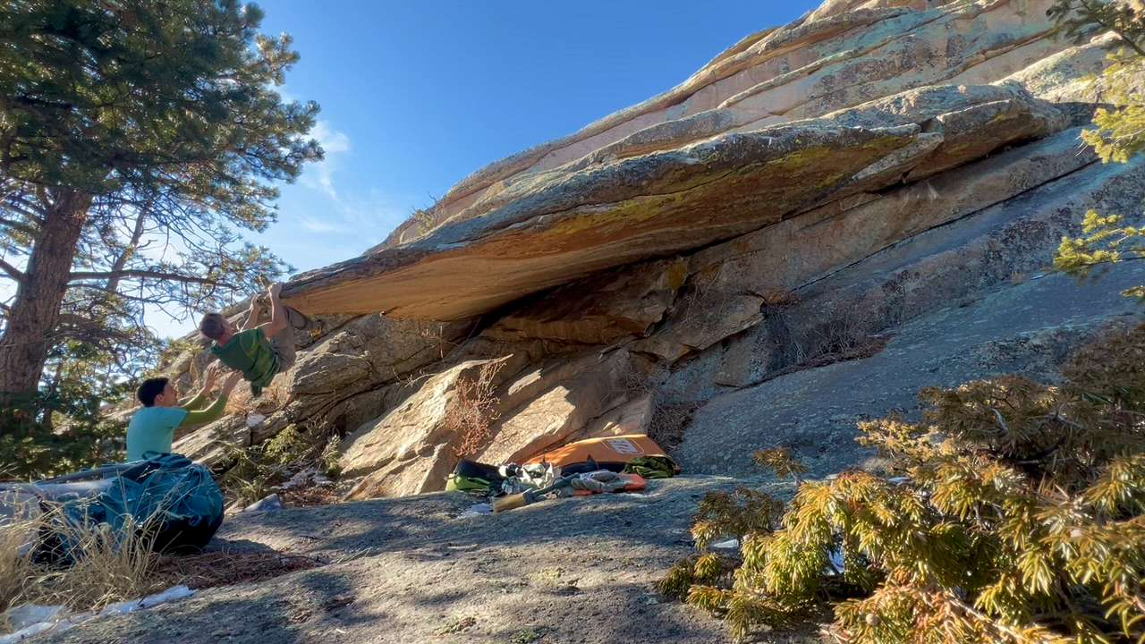 Toucan (CLOSED) v7 - Boy Scout Road, Red Feather Lakes Bouldering ...